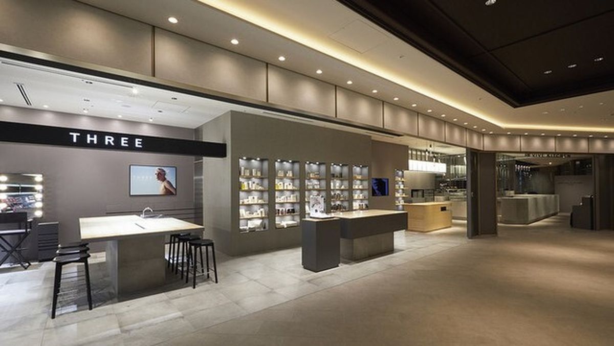 REVIVE KITCHEN THREE HIBIYA - Restaurant Guide - TableCheck