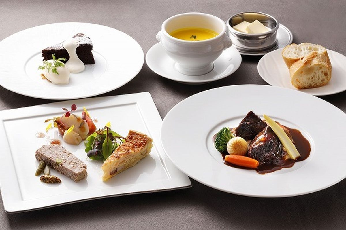 Restaurant Française - Le Grand Classique - Restaurant Guide - TableCheck