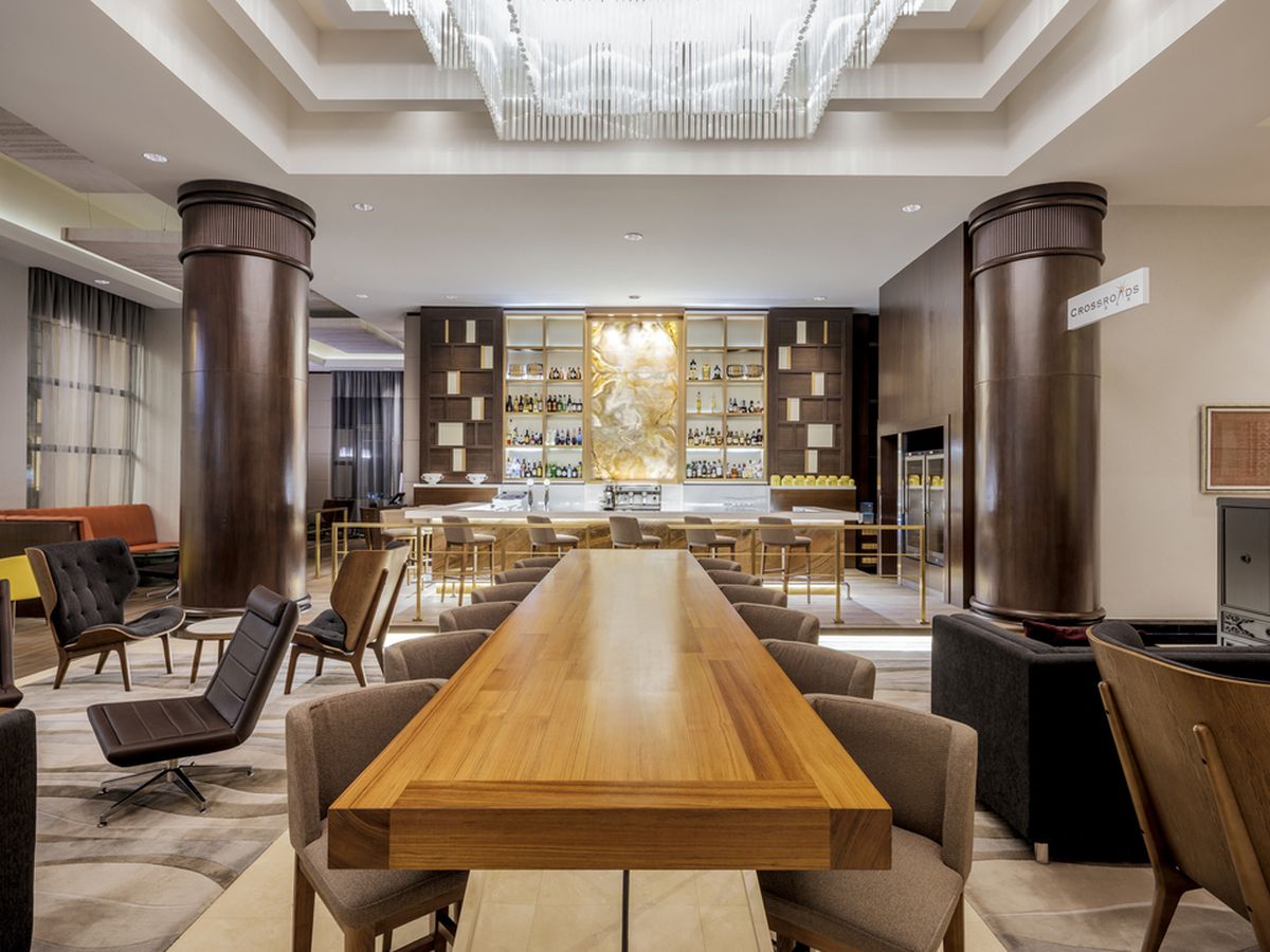 Crossroads Bar - Restaurant Guide - TableCheck