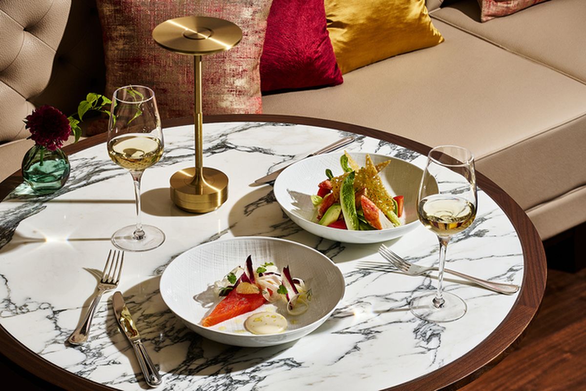 Brasserie 「RÉGINE」 - The St. Regis Osaka - Restaurant Guide - TableCheck